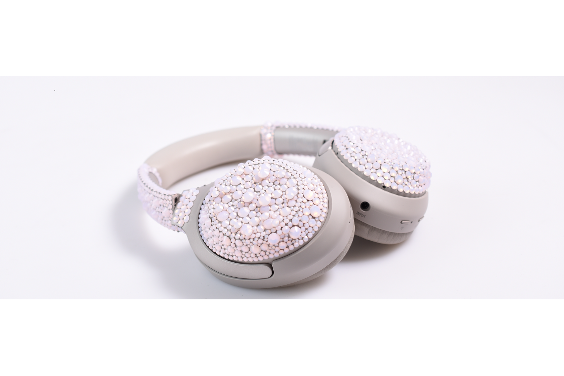 Bling meets sound - Preciosa Components